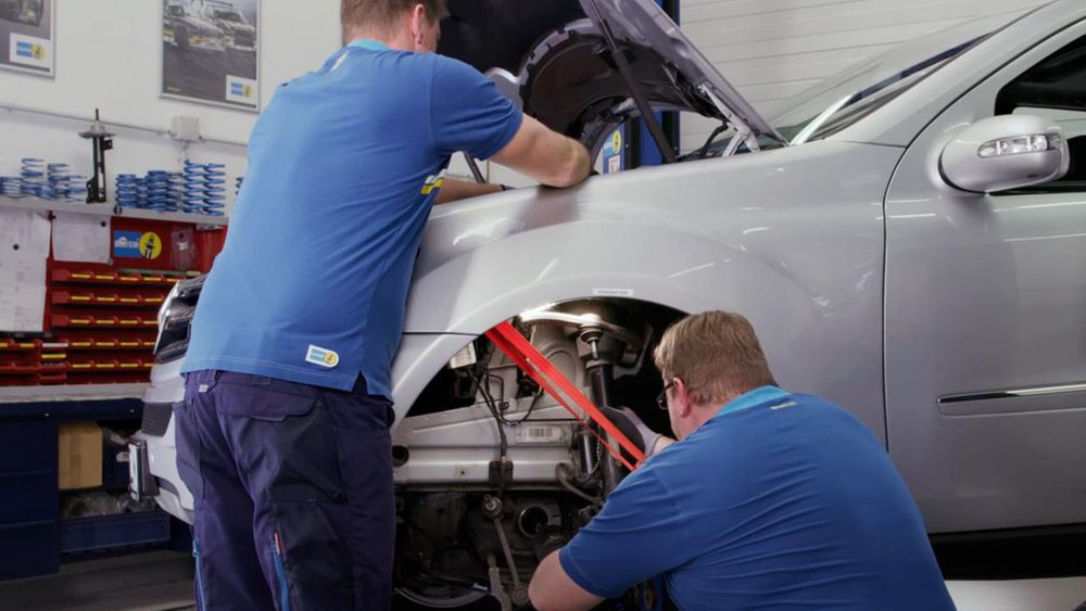 Einbau BILSTEIN B4 Luftfedermodul Mercedes-Benz M-Klasse W164, Vorderachse