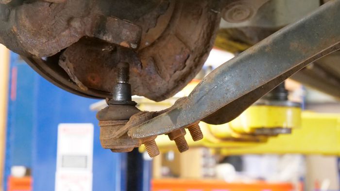 VW Polo front track control arm replacement