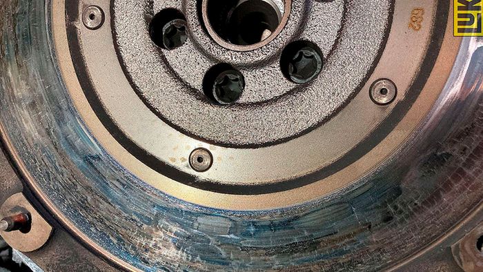 MINI Countryman ALL4 Cooper S clutch and dual mass flywheel replacement